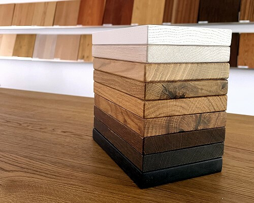 Tischplatte Baumkante aus Eichenholz konfigurieren